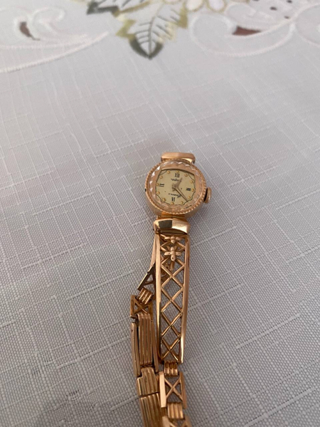 Женские Золотые часы