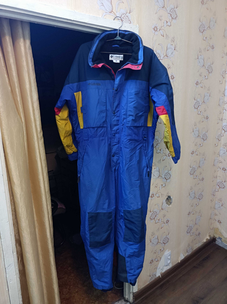 Продается лыжный комбинезон Colambia