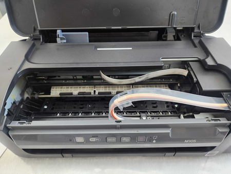 Epson M 105 Oqqora Printer Tiniq Aybi yoq 100 % Profilaktika qilingan