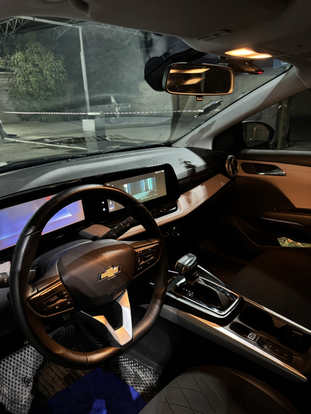 Продам свою автомобиль Монза 1.5 атмосферний черного цвета