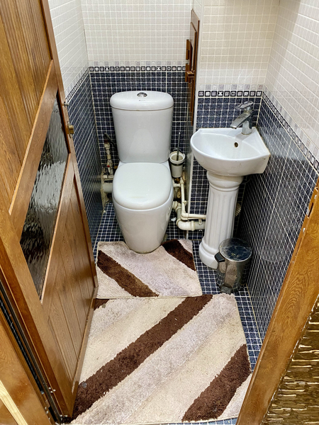 Srochna Medgaradok 4 Xonali Kvartira Mebel Texnikasi bilan Sotiladi.