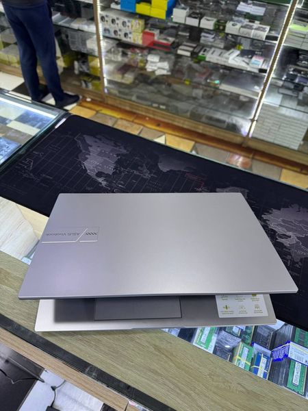 Asus vivobook 15 Ryzen 5-7430U 8/512