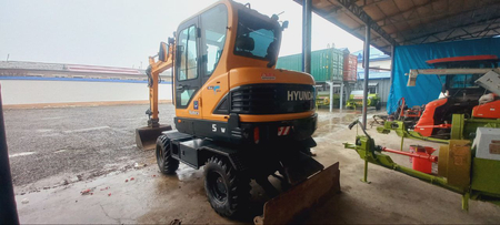 Екскаватор Хзмати /Мрка Hyunday W55