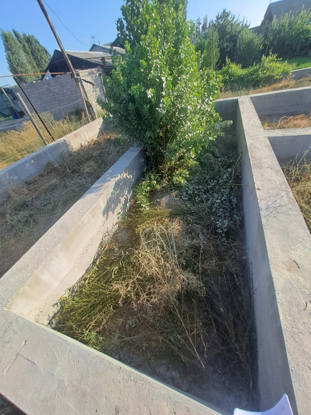 Yer sotiladi srochna kelishamiz