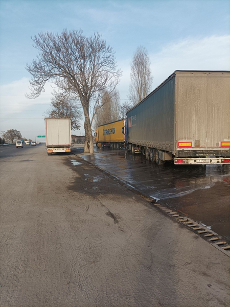 М 39 юзида 140×10 нотурар жой сотилади