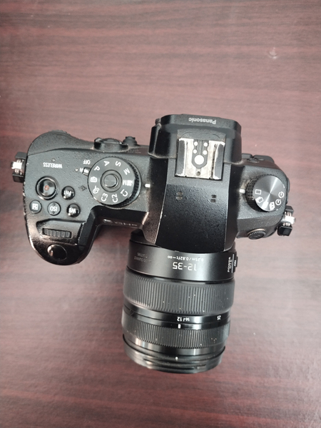 Lumix gh5 batareyka 3tazaryadnik 2.8 obyektiv