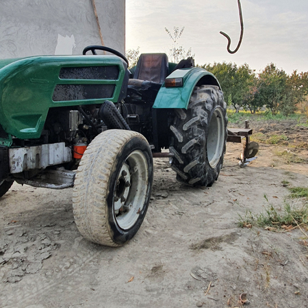 Mini traktor 2 porshn oldi tortadi