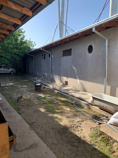 Uy sotiladi Keles Abdurahmonovda hovli 7.5 sotix
