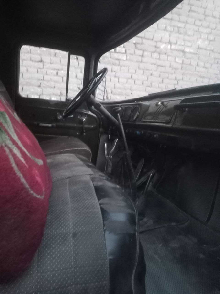 Zil 130 karotkiy