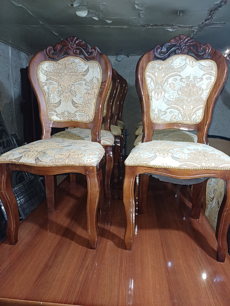 Продаётся стол стулья 1 стол 12 стул