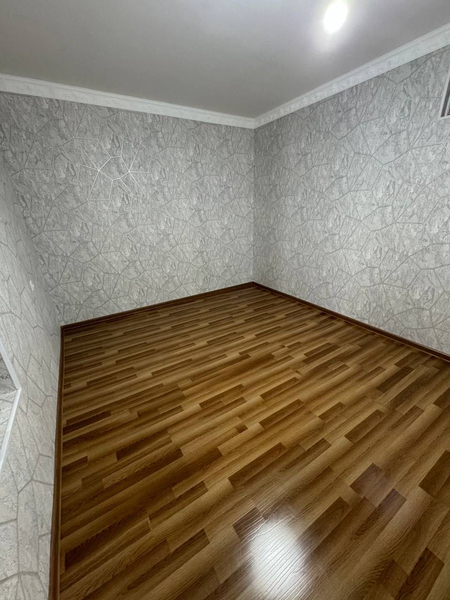 Bektemir rayonda uy srochna sotiladi 1.1 sotx 5 xona+oshxona+podvol