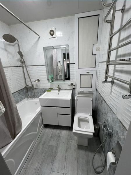 Sh.Rustavelli 3/2/4  kirpich razdelnie komnati  balkon meb.texnika