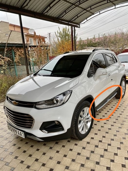 Подножка и ещё много чего для автомобиля tracker и других GM авто