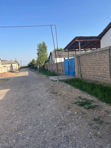 Урта Чирчик сотилади 12 соткали ер, ховли