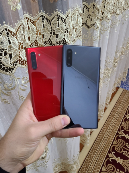 Срочно Samsung Note 10 plus 5G 256gb телефон отличном состояние