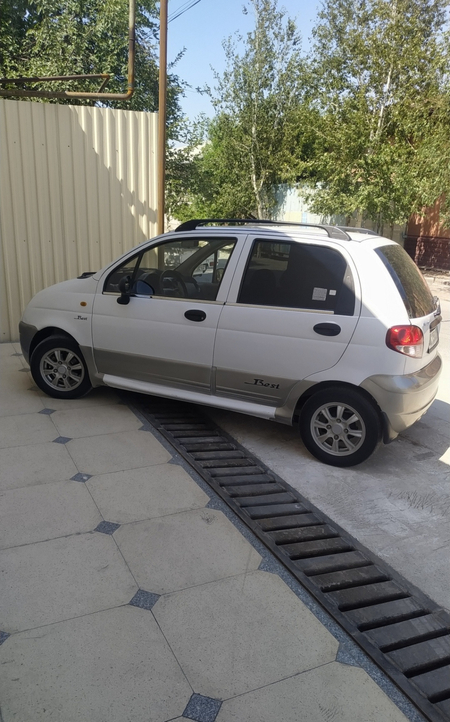 Matiz best sotiladi  2010 yil  xolati yaxshi