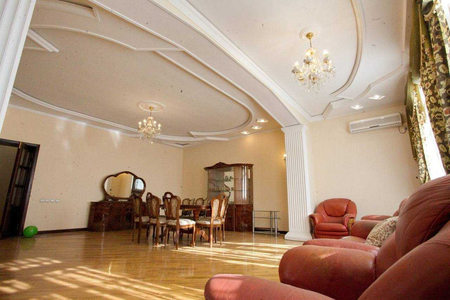 Продается 4 ком на Госпитальном - Попугайчики