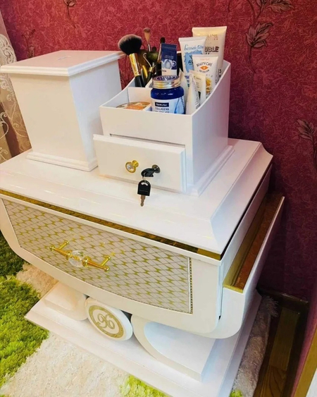 Комод для косметики
