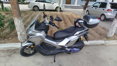 Skuter s-max 2 sotiladi!