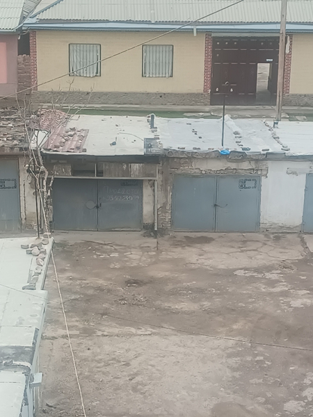Продам квартиру 3х комнатные 4 етаж с гаражом можно через банк