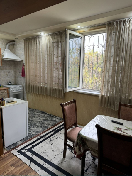Ш.Руставелли 3/4/5 кирпич разд.комнаты  65 кв.м. ор Океан г. Россия