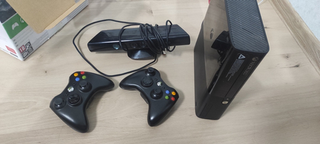 Xbox 360+kinekt sport +2 джостика в подарок