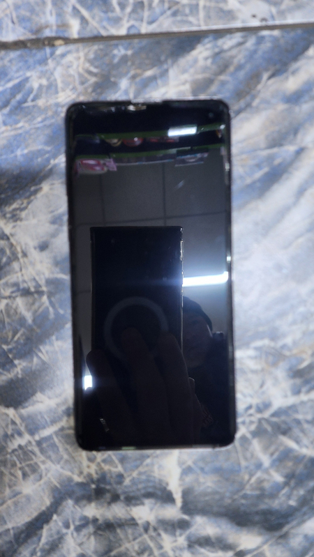Samsung s 10 karobka yuq xotira 128g aybi yuq qotmaydi