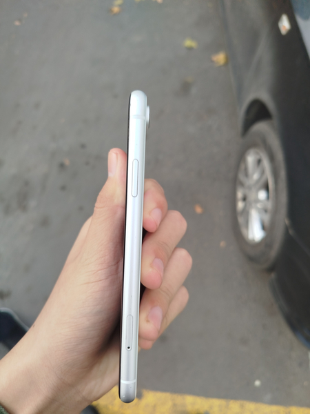 iPhone XR 128/79 140$