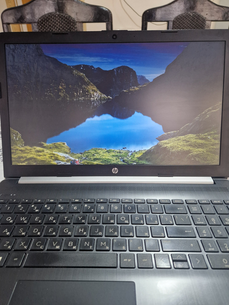 HP noutbuk srochna sotiladi