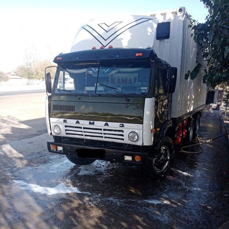 Kamaz pretsep srochni sotiladi