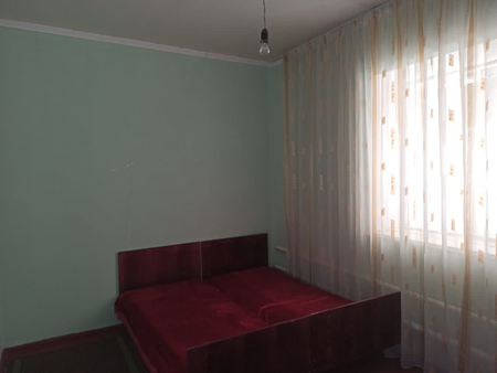 Срочно продаются участка вся удобствами газ, свет, вода , есть.