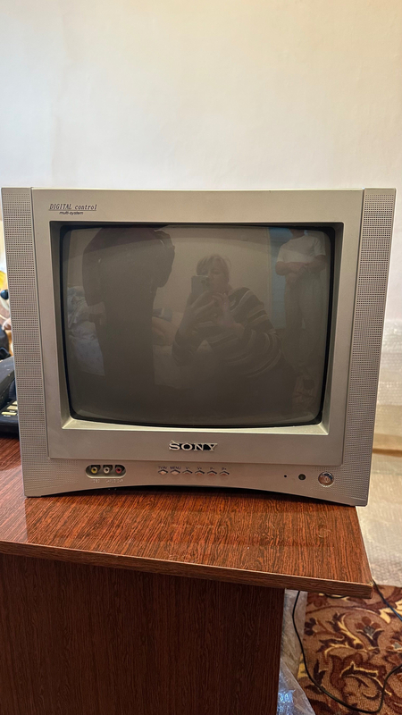 Телевизор кинескопный SONY 37 см диагональ
