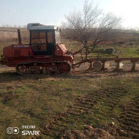 Mashina traktor t