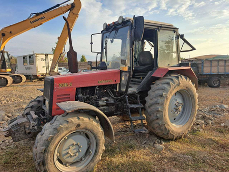 Беларус 1025 2 Аксесурлари билан Сотилади