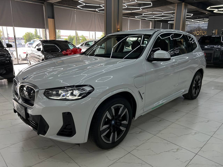 BMW IX3 RESTYLING (интерьер бордовый)

> Yili : 2023
> Elektromotor qu