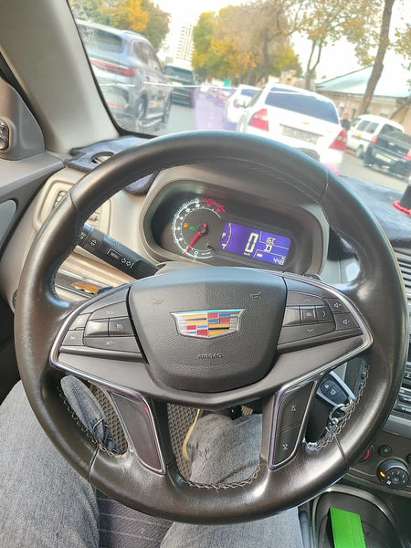 Cadillac rul, holati yaxshi