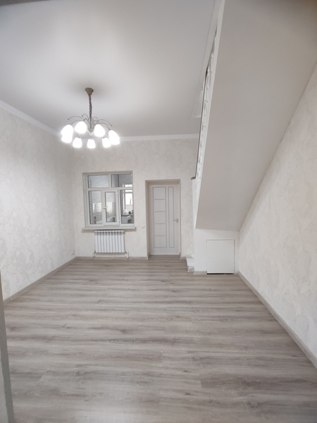 Pod ofis srochna sotiladi. 100 kvadrat metr