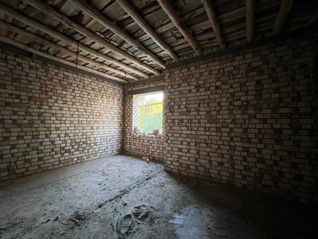 Продается дом коробка 2 сот. Учхоз (J3383)