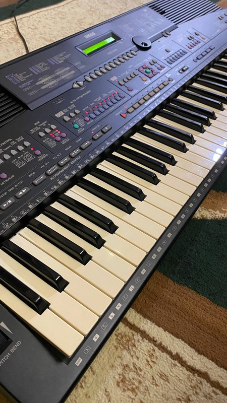 Elektron Pianina yamaha 16