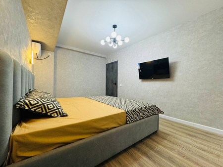 Продам квартиру в кирпичном доме на Ц4