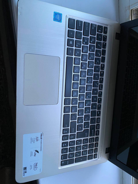 Asus x540s noutbuki zôr sastayaniyada