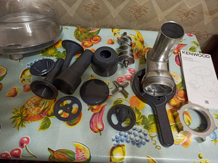 Мясорубка Kenwood MG-700