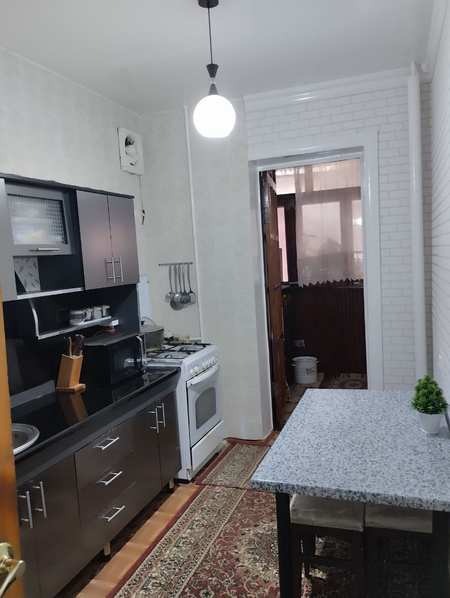 Yunusobod 18 kvartl 3 xonali kvartira Sotiladi 77 seriya 3/2/4