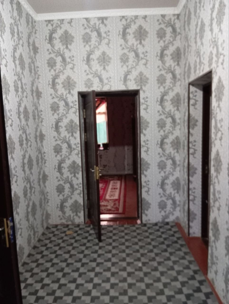 Farxod savxozda 6 sutik hovli shinam fayzli uy sotilmoqda