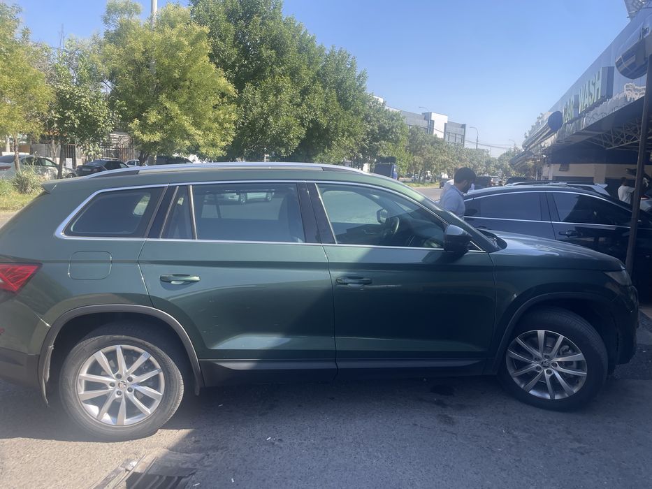 Skoda kodiaq style 2021 год фулл , зеленый 2.0 литровый