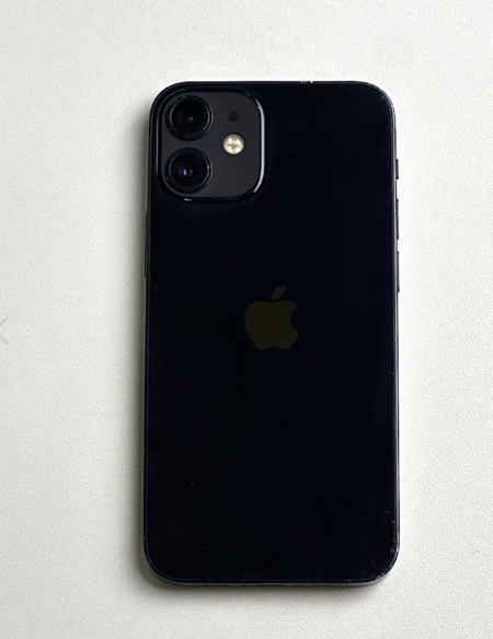 Например iPhone 12 mini