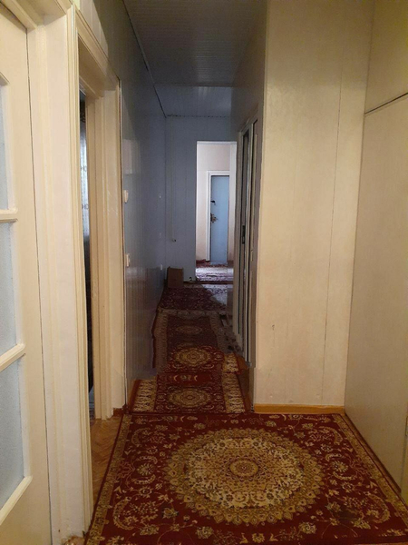 каракамиш 1/4 ижарага берилади.\\n3/1/5\\n400$\\nбиринчи этаж  уч хоналик