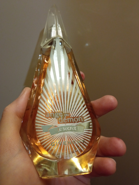 Парфюм Givenghy Ange ou Demon Le Secret