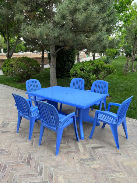 Пластиковые Cтолы