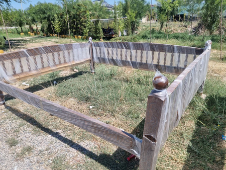 Тапчан, Сури, Крават
